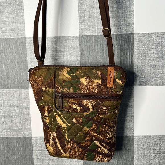 Donna Sharp | Bags | Donna Sharp Camouflage Crossbody | Poshmark